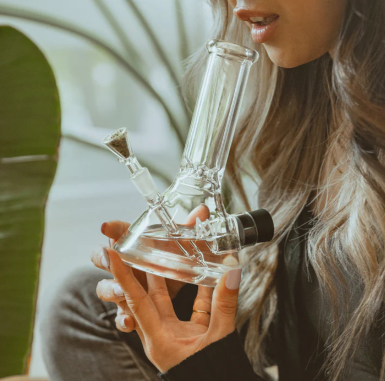 How to Smoke Weed: Beginner-Friendly Tips and Methods to Try